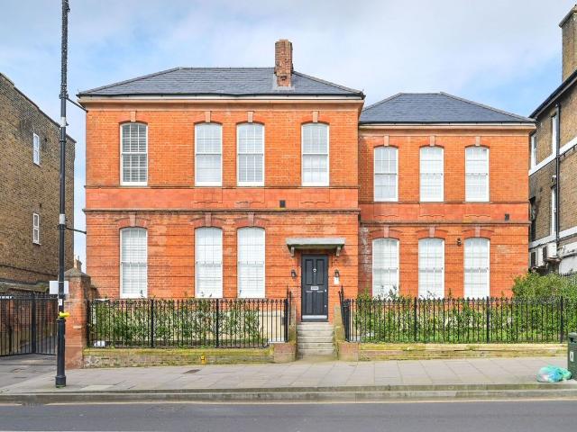 Uxbridge Road, Hanwell, London W7, 2 bed terraced house to rent, £3,200 pcm | PrimeLocation