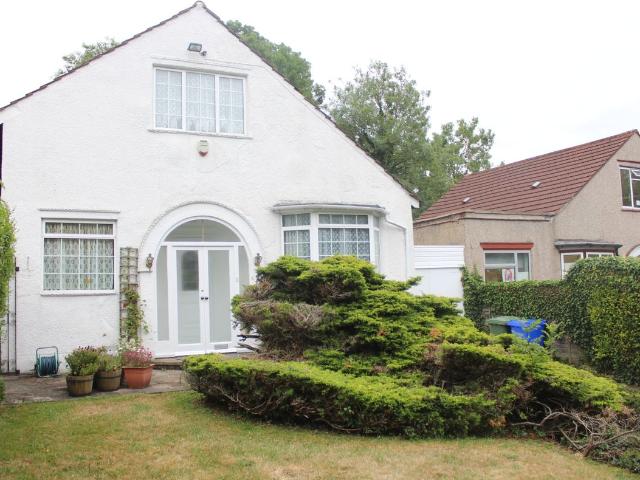 Uxbridge Road, Harrow Weald, Harrow HA3, 3 bed detached house to rent, £2,800 pcm | PrimeLocation