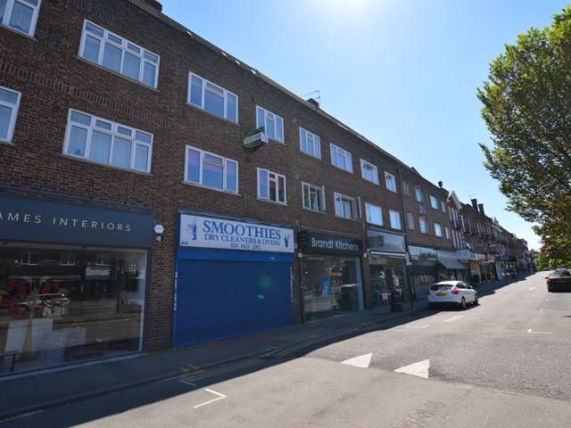 Uxbridge Road, Hatch End HA5, 1 bed flat to rent, £1,275 pcm | PrimeLocation