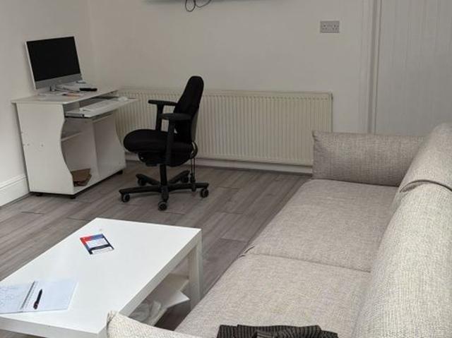 Uxbridge Road, Hayes UB4, Room to rent, £1,000 pcm | PrimeLocation