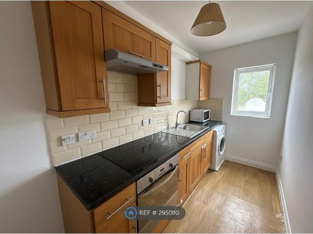 Uxbridge Road, Hillingdon UB10, 1 bed flat to rent, £1,500 pcm | PrimeLocation
