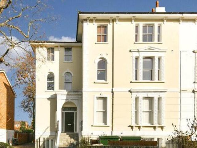 Uxbridge Road, Kingston Upon Thames, 2 Bedroom Apartment