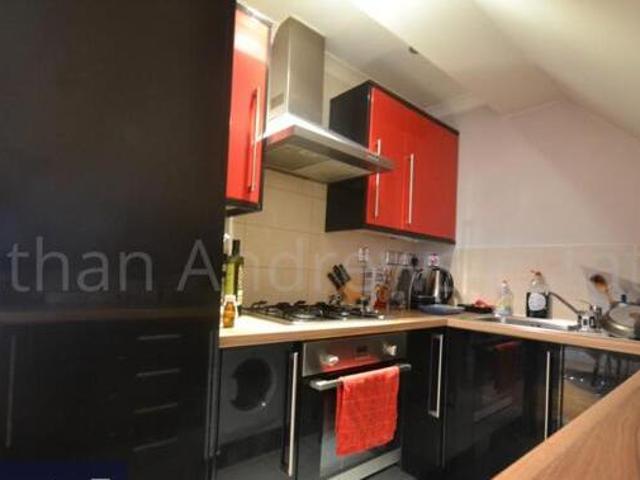Uxbridge Road, London, 2 Bedroom Flat
