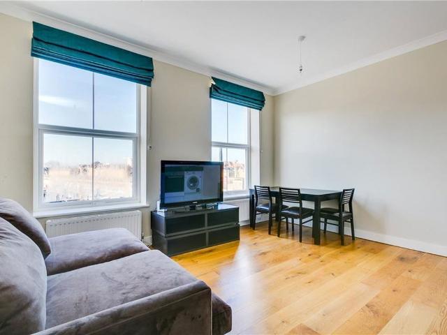 Uxbridge Road, London W12, 1 bed flat to rent, £1,900 pcm | PrimeLocation