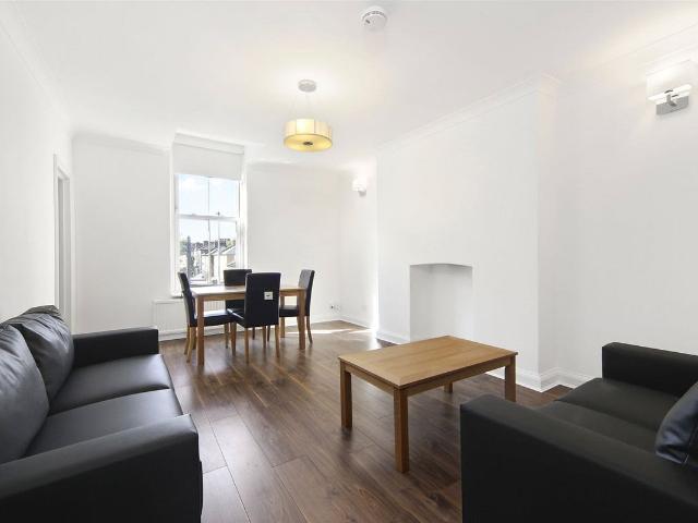 Uxbridge Road, London W12, 2 bed flat to rent, £2,500 pcm | PrimeLocation
