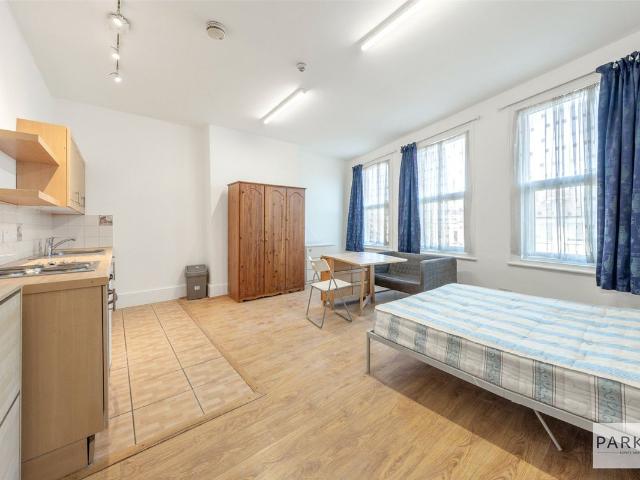Uxbridge Road, London W12, Studio to rent, £1,250 pcm | PrimeLocation