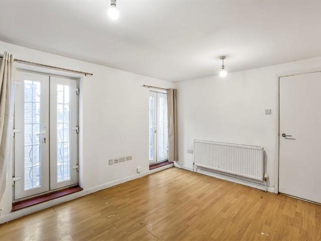 Uxbridge Road, London W12, Studio to rent, £1,300 pcm | PrimeLocation