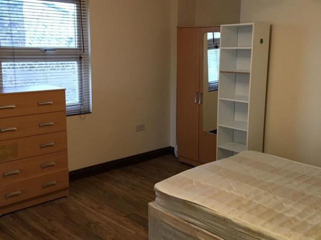 Uxbridge Road, London W12, Studio to rent, £1,350 pcm | PrimeLocation