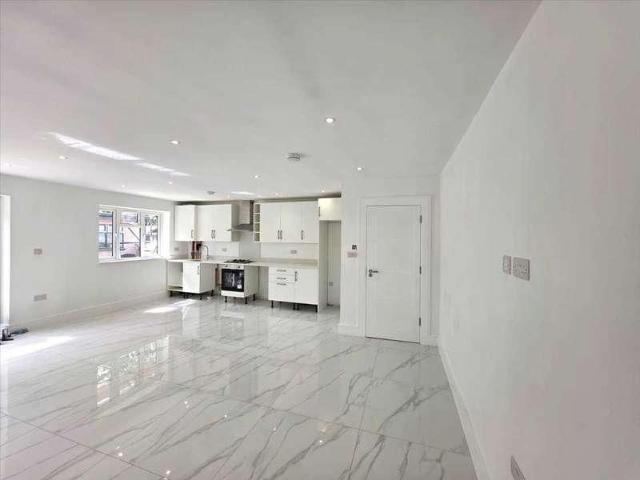 Uxbridge Road, Stanmore, HA7