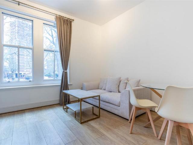 Uxbridge Road, Shepherd's Bush, W12 1 bed apartment to rent £1,950 pcm £450 pw