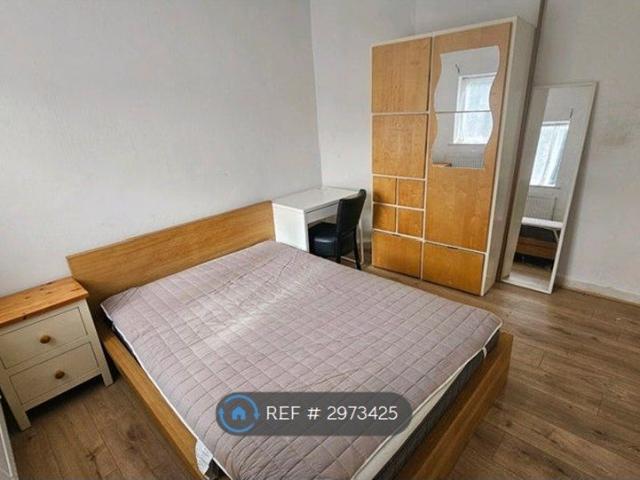 Uxbridge Road, Slough SL2, Room to rent, £600 pcm | PrimeLocation