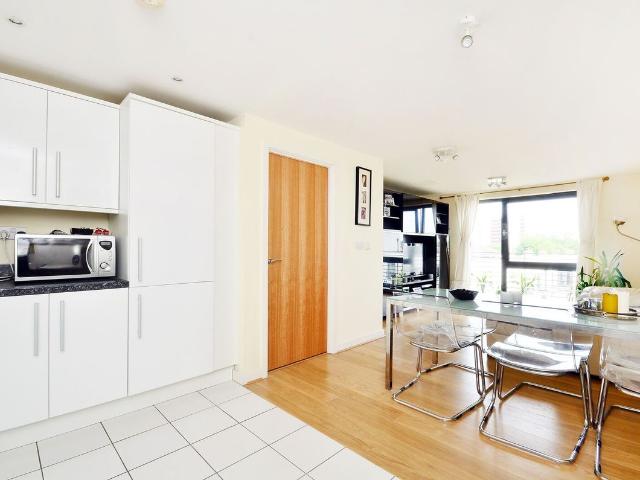 Uxbridge Road, West Ealing, London W13, 2 bed flat to rent, £2,400 pcm | PrimeLocation