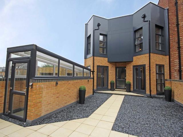 Uxbridge Road, West Ealing W13, 1 bed flat to rent, £1,600 pcm | PrimeLocation
