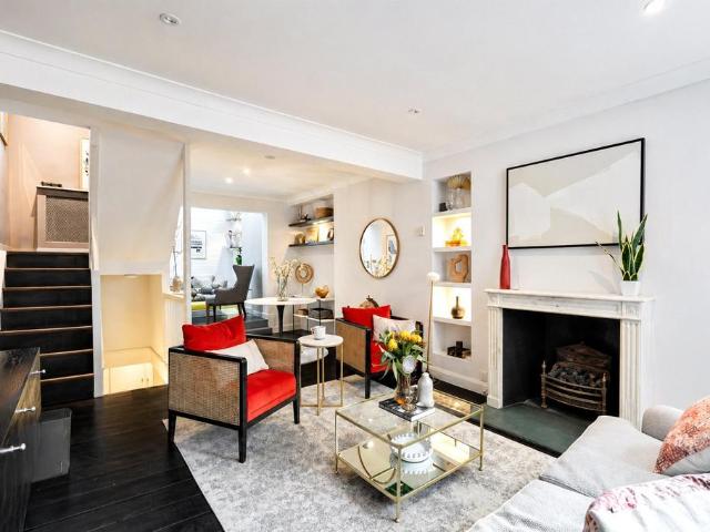 Uxbridge Street, London W8 2 bed terraced house to rent £8,498 pcm £1,961 pw