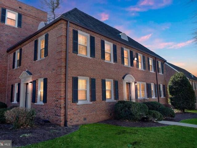 V St Se, Washington, Condo For Sale