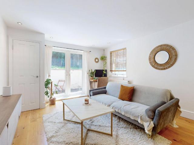 Vant Road, London SW17, 1 bed flat to rent, £2,100 pcm | PrimeLocation