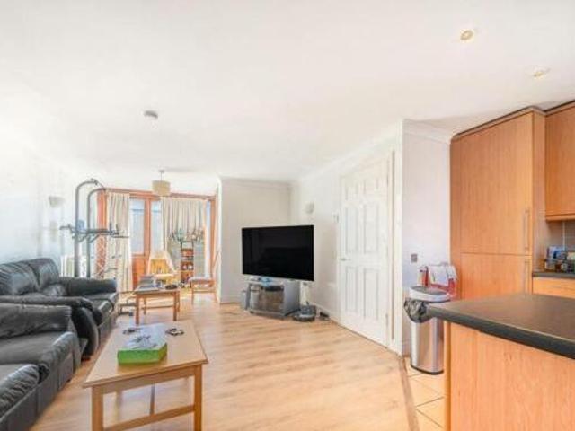 Vantage Mews, Isle Of Dogs, 2 Bedroom Flat
