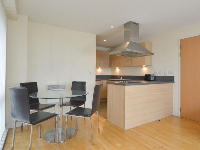 Vantage Metro Central Heights, 119. 2 bed flat to rent £2,350 pcm £542 pw