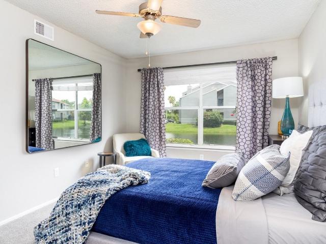 Vantage on Hillsborough Apartments 2 Bedroom Apartment for Rent at 5307 Reflections Club Dr, Tampa, FL 33634