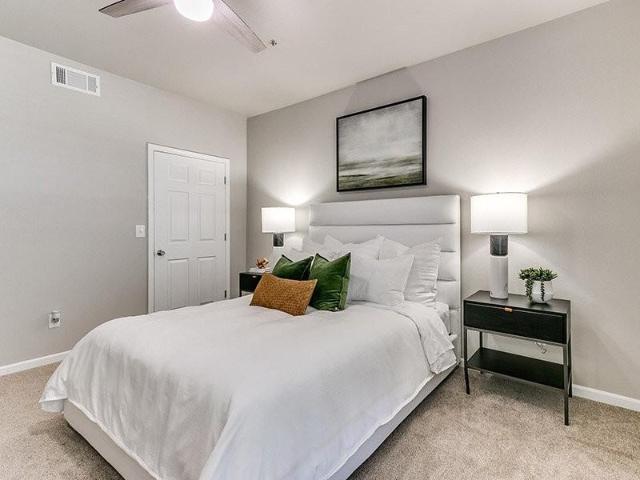 Vantage on Yale 2 Bedroom Apartment for Rent at 5202 E 81st St, Tulsa, OK 74137