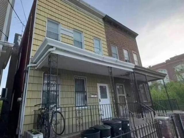 Van Cleef St, Corona, Home For Sale