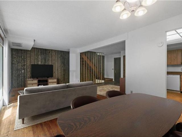 Van Cleve Townhomes 3 Bedroom Apartment for Rent at 941 951 941 951 17th Ave SE & 942 15th Ave SE, Minneapolis, MN 55414 University