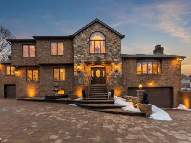 Van Bussum Ave, Garfield, Home For Sale