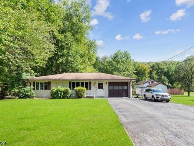 Van Dam Ave, Bloomingdale, Home For Sale