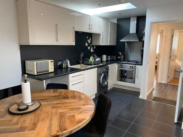 Van Diemans Lane, Oxford OX4, 2 bed bungalow to rent, £1,900 pcm | PrimeLocation