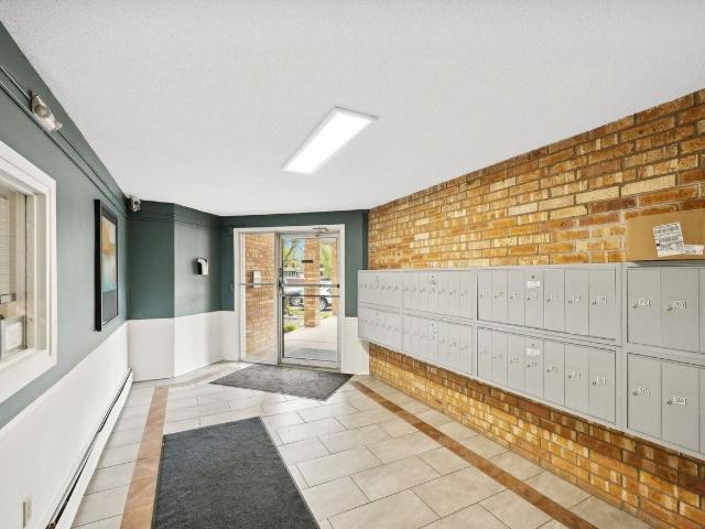Van Dyke Apartments 2 Bedroom Apartment for Rent at 410 Van Dyke St, St. Paul, MN 55119 Conway