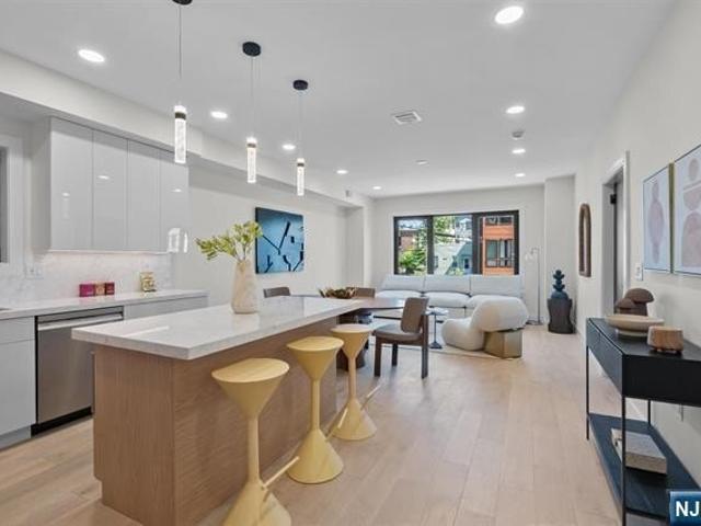 Van Horne St Unit,jersey City, Condo For Sale