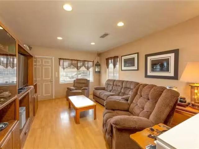 Van Ness, GARDENA, CA 90249