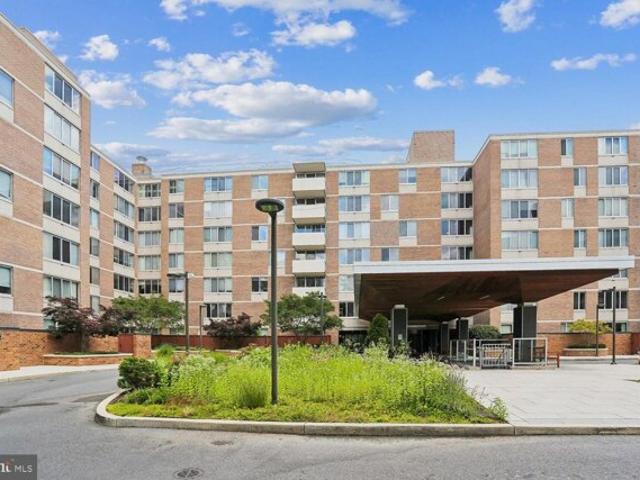 Van Ness St Nw Apt,washington, Condo For Sale
