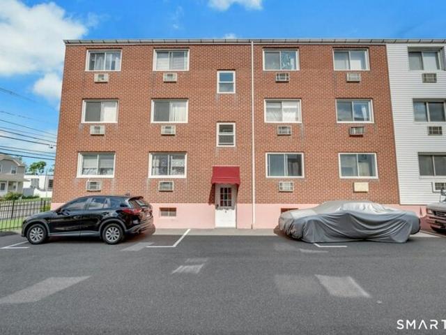 Van Zant St Apt B, Norwalk, Condo For Sale