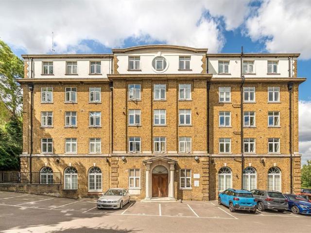 Vanbrugh Hill, Blackheath SE3, 3 bed flat to rent, £2,700 pcm | PrimeLocation