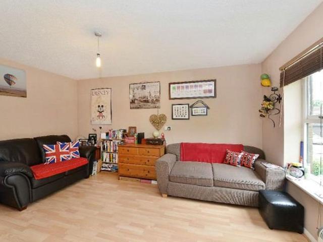 Vanbrugh Park Road West, Blackheath. Studio to rent £1,125 pcm £260 pw