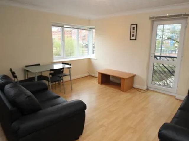 Vancouver Quay, Salford, M50 3TX, United Kingdom | 2 bed apartment for rent #137838860 | Rentberry