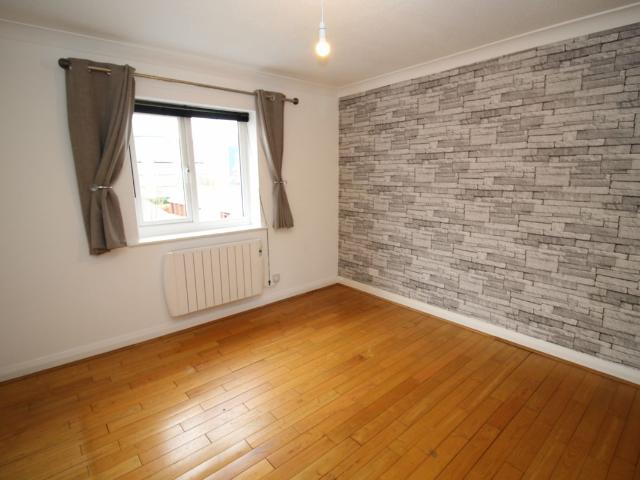 Vancouver Quay, Salford Quays, Salford M50, 2 bed flat to rent, £1,200 pcm | PrimeLocation