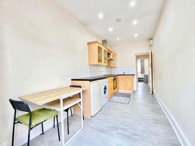 Vancouver Road, Edgware HA8, Studio to rent, £1,150 pcm | PrimeLocation