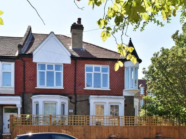 Vancouver Road, London, SE23 2AH 2 bed flat to rent £2,300 pcm £531 pw