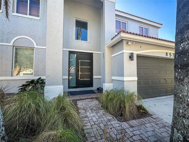 Vanda Ter, Weston, Home For Sale