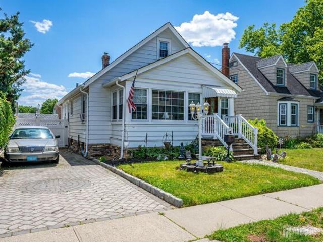 Vanderbuilt Pl, Woodbridge Proper, Home For Sale