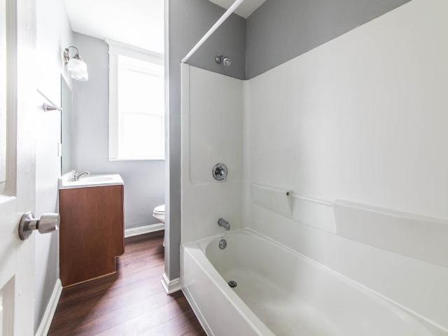 Vandy House 3 Bedroom Apartment for Rent at 3902 Lindell Blvd, St. Louis, MO 63108 Central West End