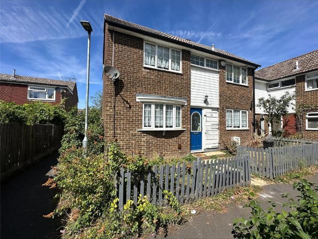 Vandyke, Bracknell, Berkshire, RG12 4 bed house to rent £1,950 pcm £450 pw