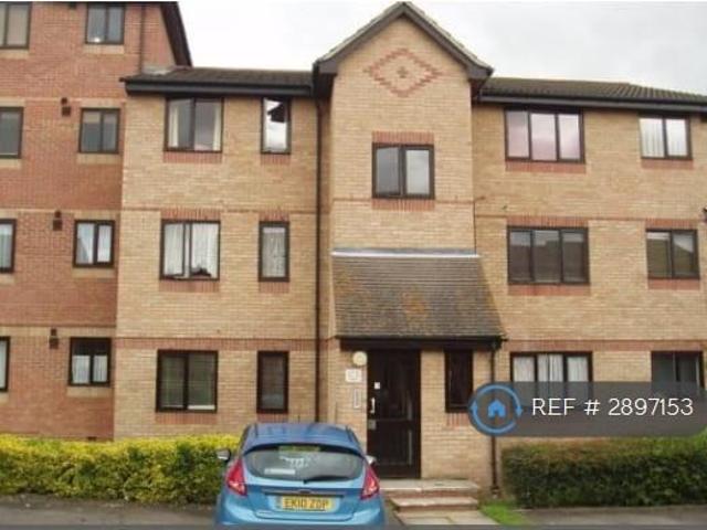 Vange, Basildon, SS16 1 bed flat to rent £1,050 pcm £242 pw