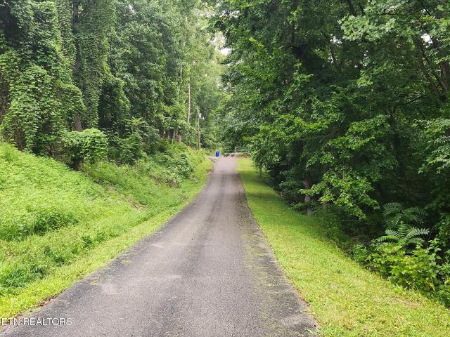 Vann Drive, Harriman, TN 37748