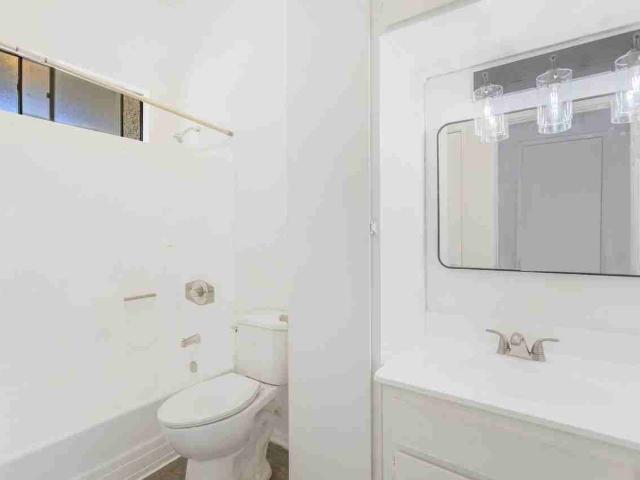 Vanowen Square Apartments 1 Bedroom Apartment for Rent at 11943 Vanowen St, Los Angeles, CA 91605 North Hollywood North East