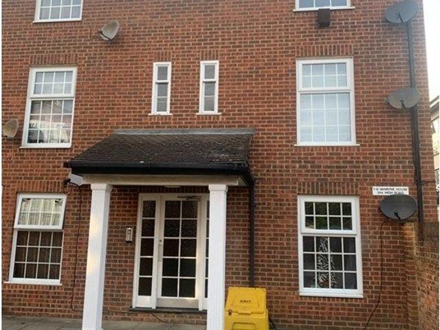 Vanryne House, Loughton IG10, 1 bed flat to rent, £1,450 pcm | PrimeLocation