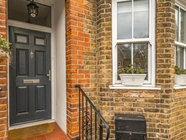 Vansittart Road, Windsor, 3 Bedroom Semi detached