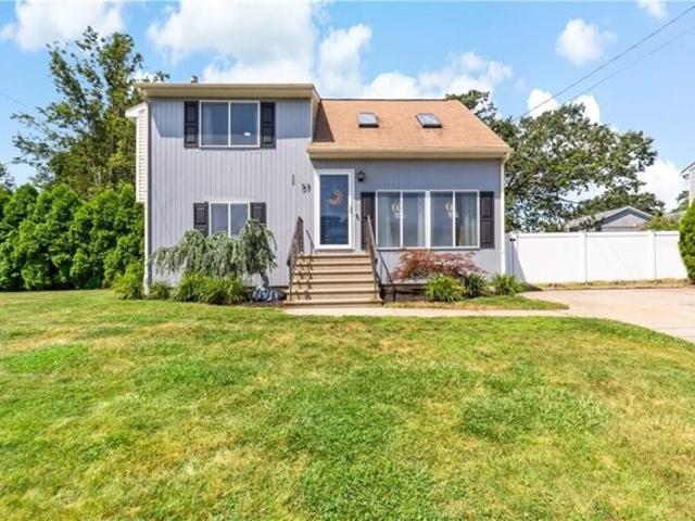 Vanstone Ave, Warwick, Home For Sale